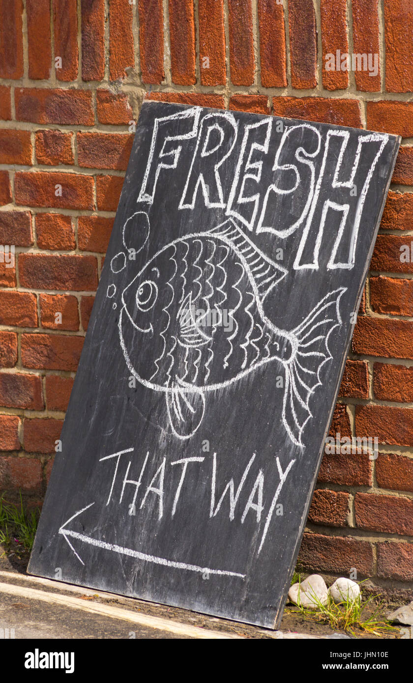Chalk drawing of fish hi-res stock photography and images - Alamy
