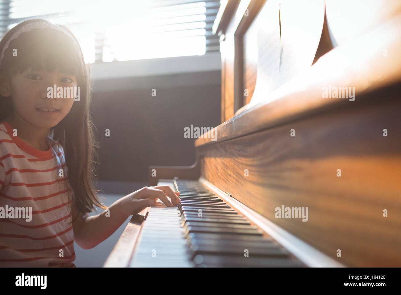 Piano class hi-res stock photography and images - Alamy