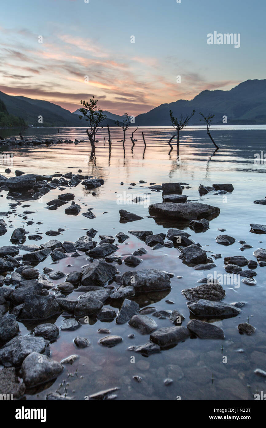 Loch Lomond, Scotland. Picturesque sunset view of Loch Lomond with Ben ...