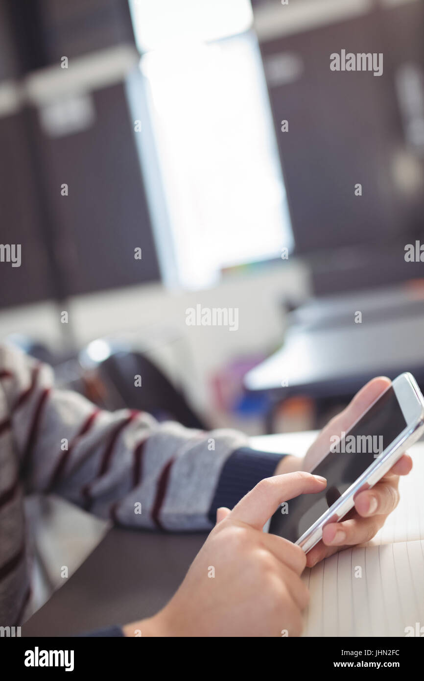 Hand phone classroom hi-res stock photography and images - Alamy