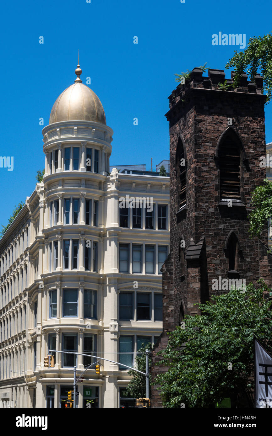 Cast iron mile stone hi-res stock photography and images - Alamy