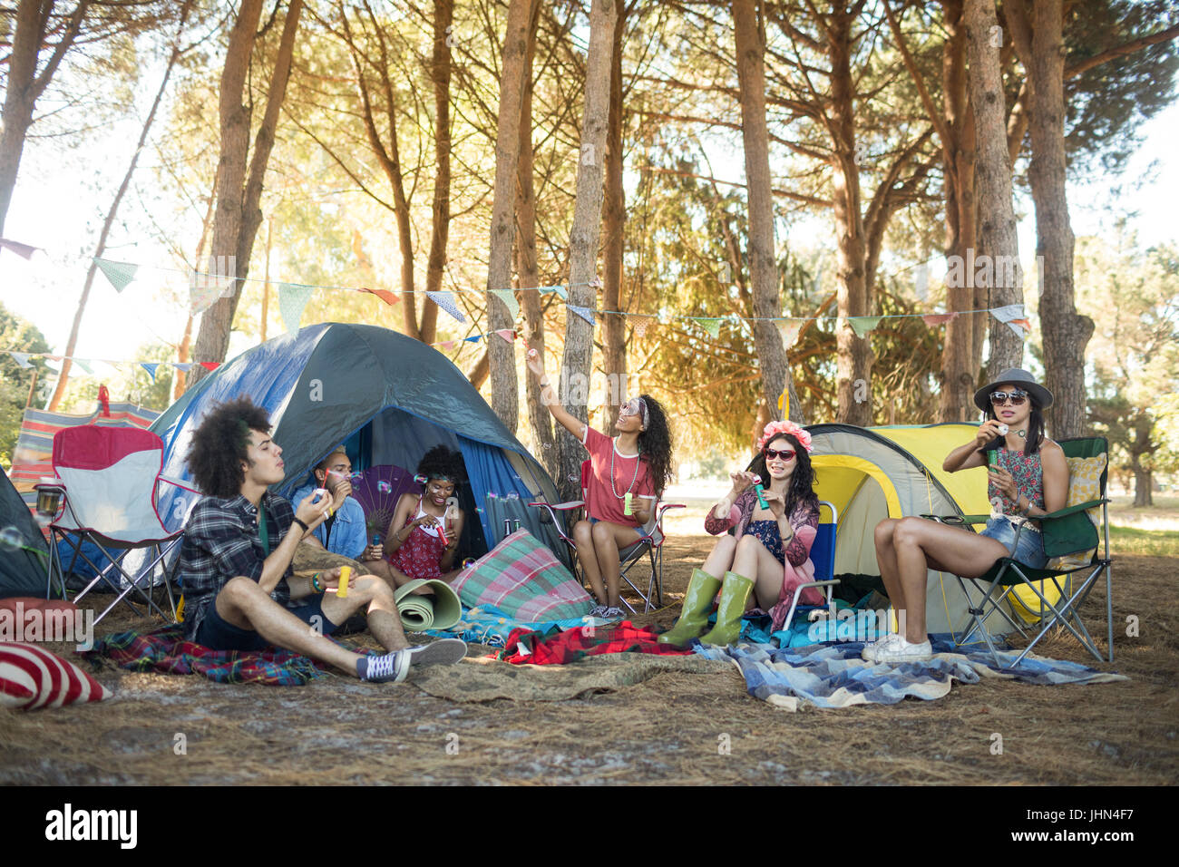 Bubble tents hi-res stock photography and images - Alamy