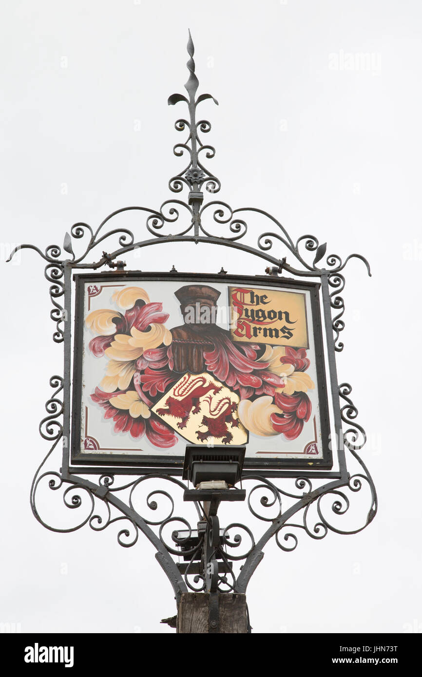English village sign worcestershire hi-res stock photography and images ...