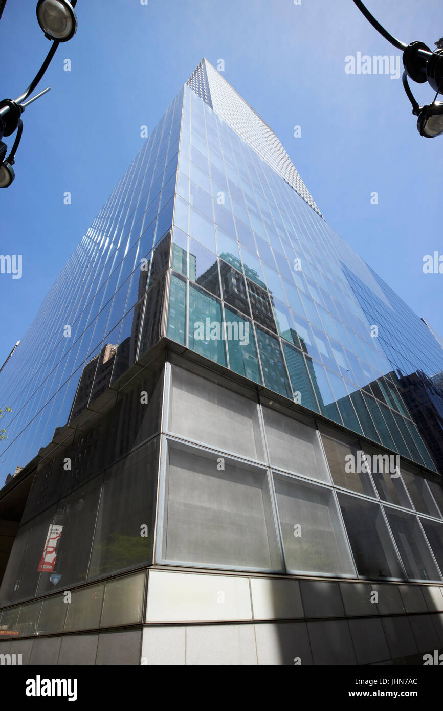 Pwc glass office building hi-res stock photography and images - Alamy