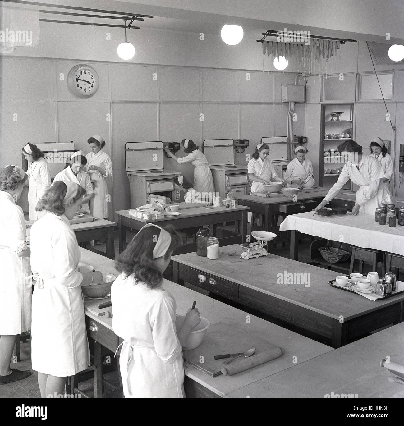 Cooking in ww2 High Resolution Stock Photography and Images - Alamy