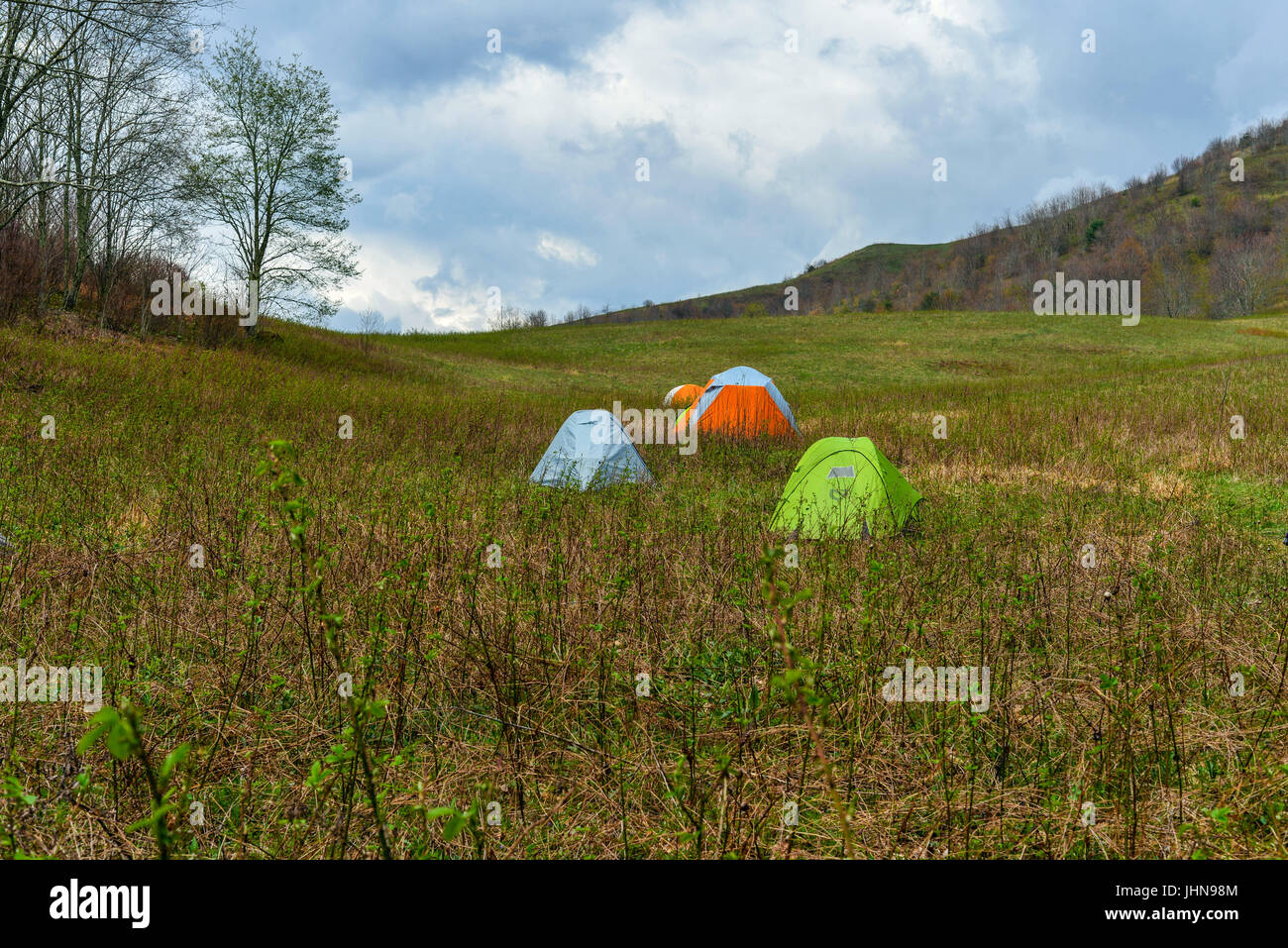 Tents in a field hi-res stock photography and images - Alamy