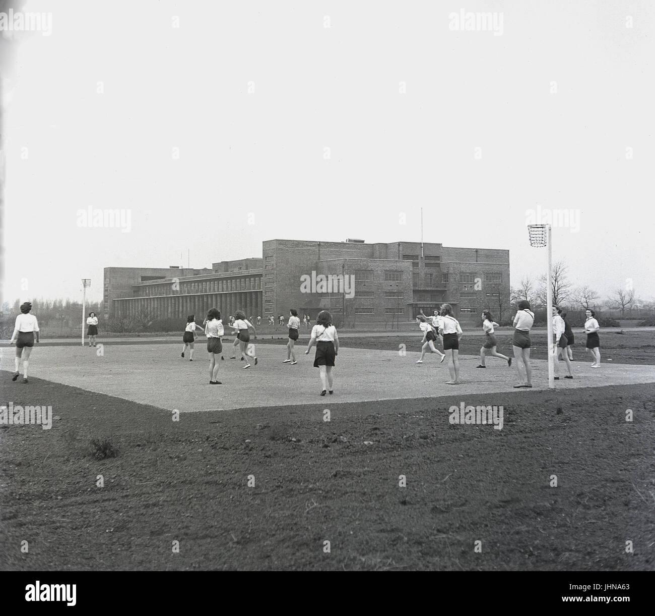 Netball training hi-res stock photography and images - Alamy