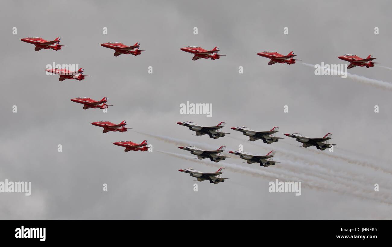 The Red Arrows flying in formation with the USAF Thunderbirds at the ...