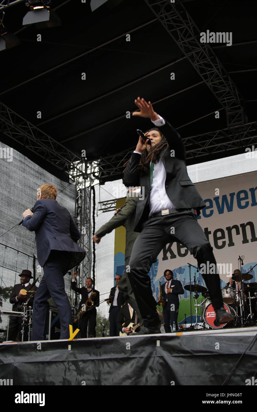 Seeed band hi-res stock photography and images - Alamy