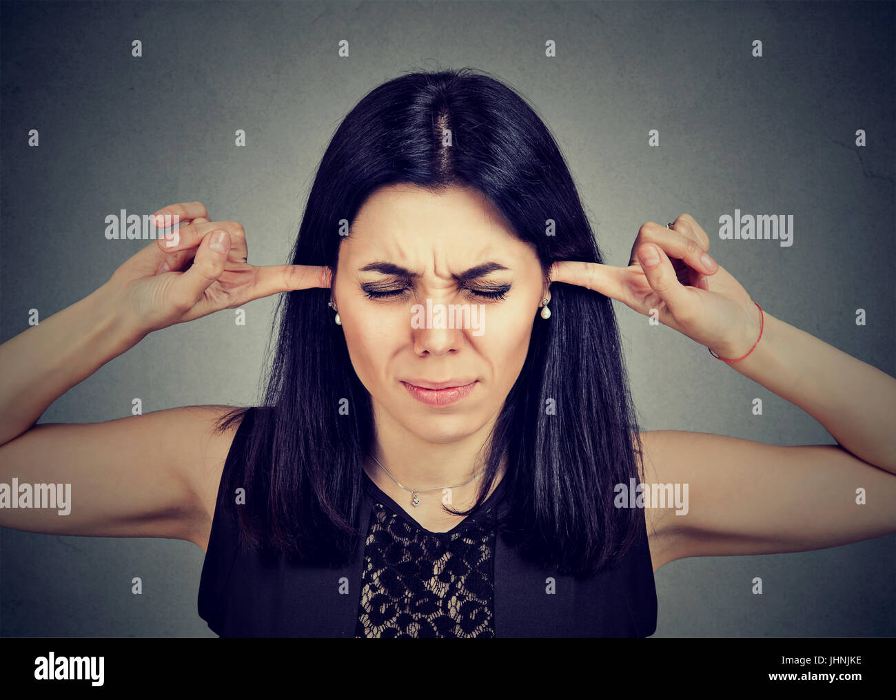 Black woman face angry hi-res stock photography and images - Alamy