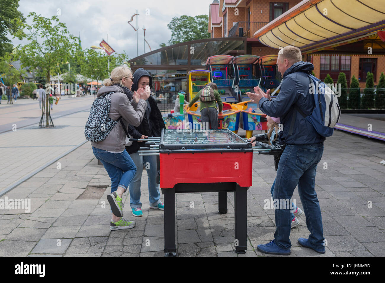 Family football team hi-res stock photography and images - Alamy