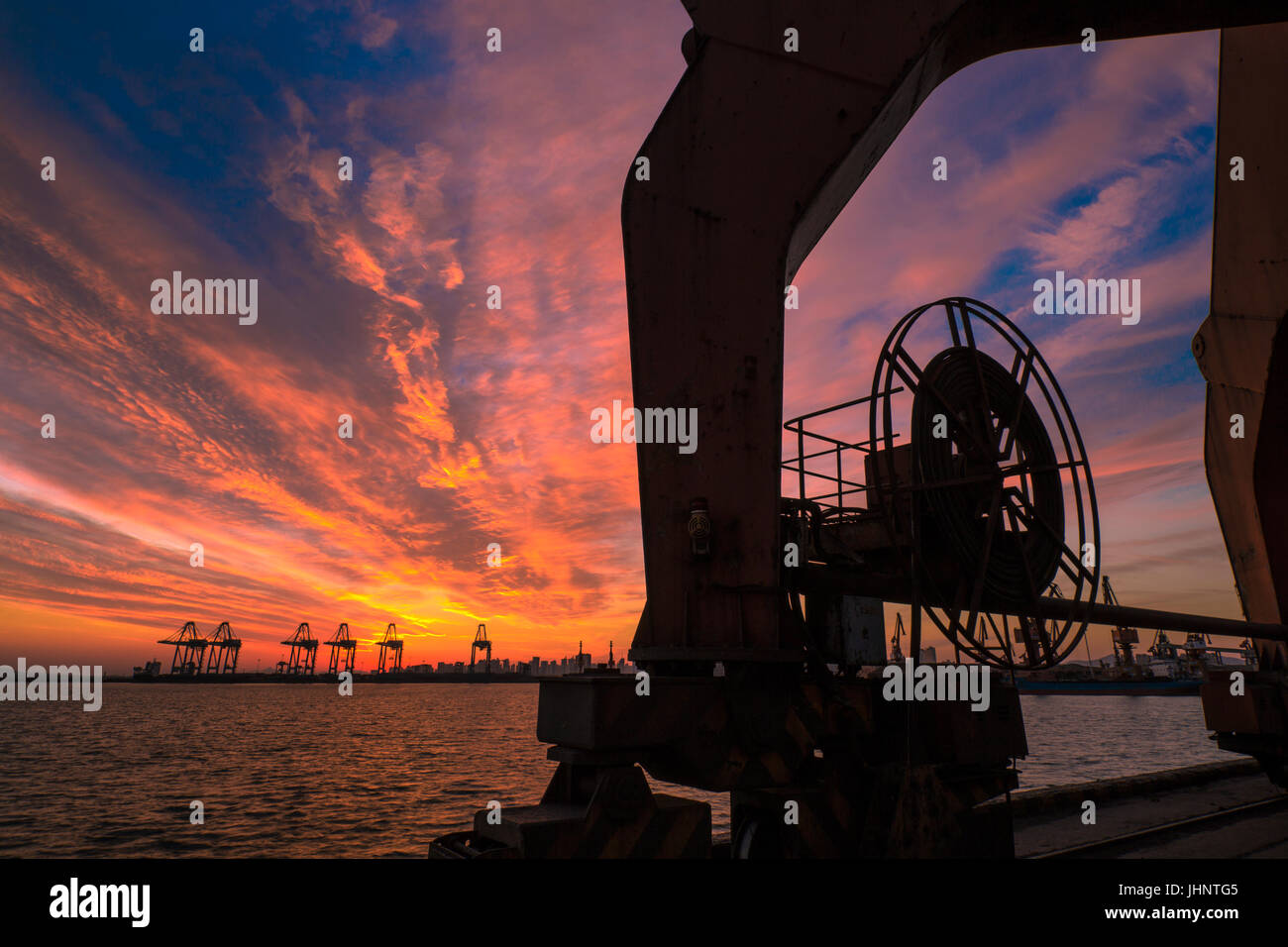 Qinhuangdao port hi-res stock photography and images - Alamy
