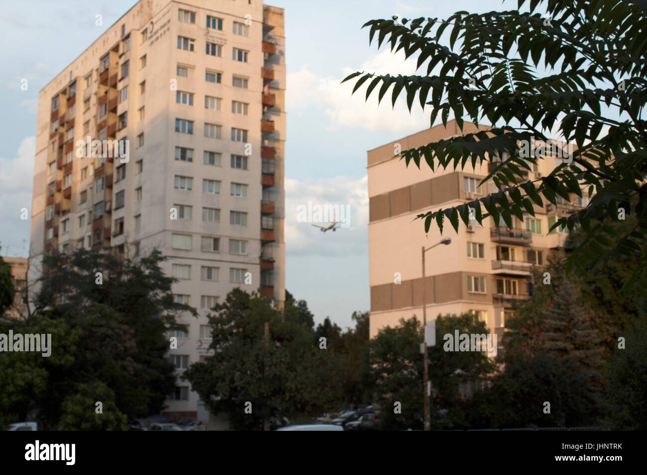 Two apartment buildings hi-res stock photography and images - Alamy