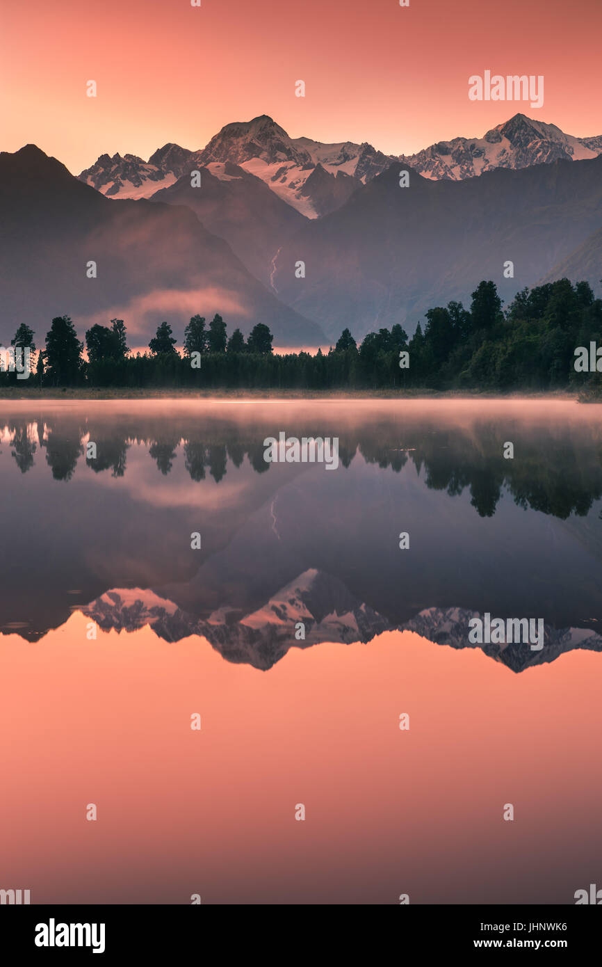 Sunrise Lake Matheson, South Island, New Zealand Stock Photo - Alamy