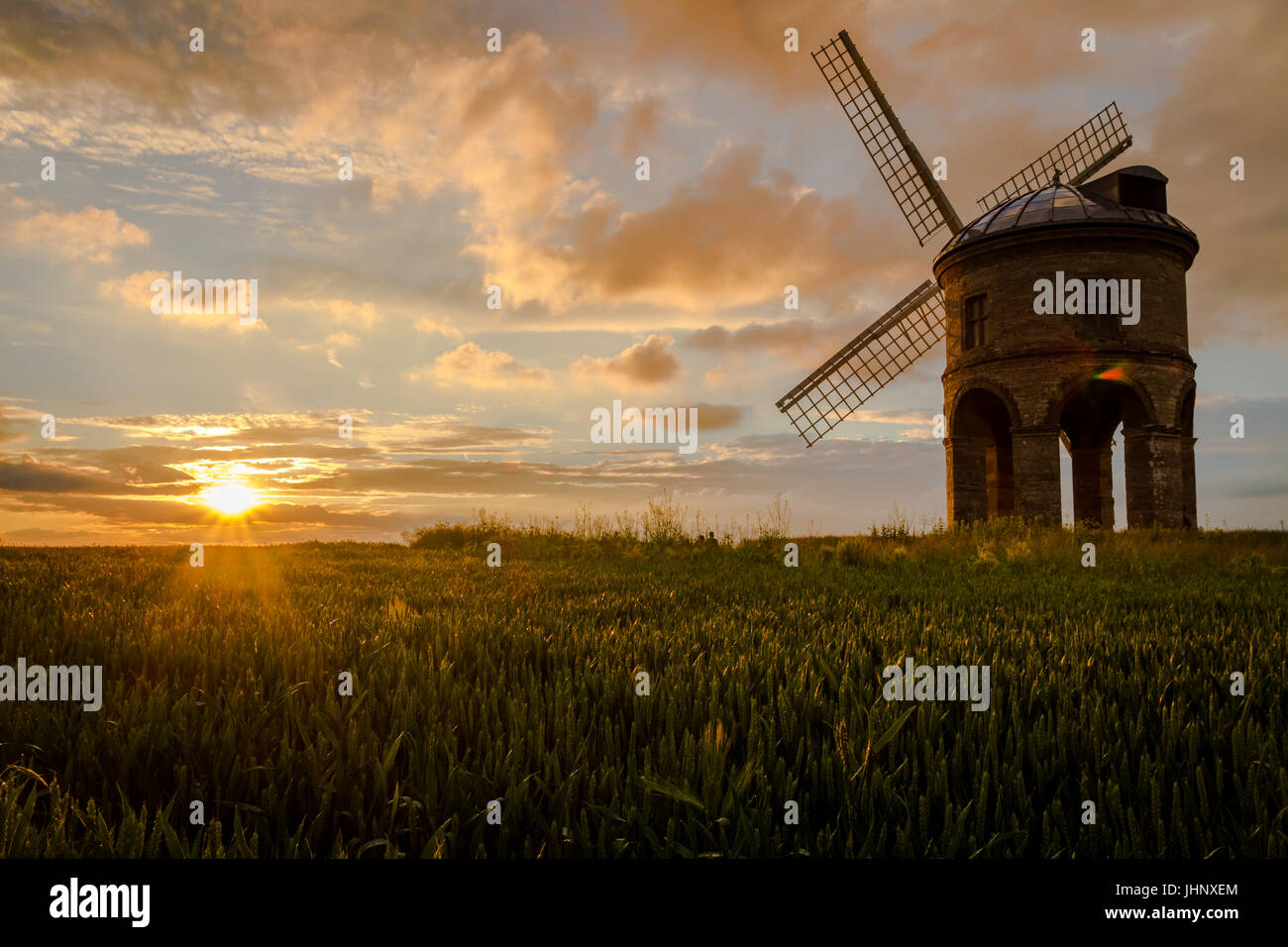 Chesterton windmill summer hi-res stock photography and images - Alamy