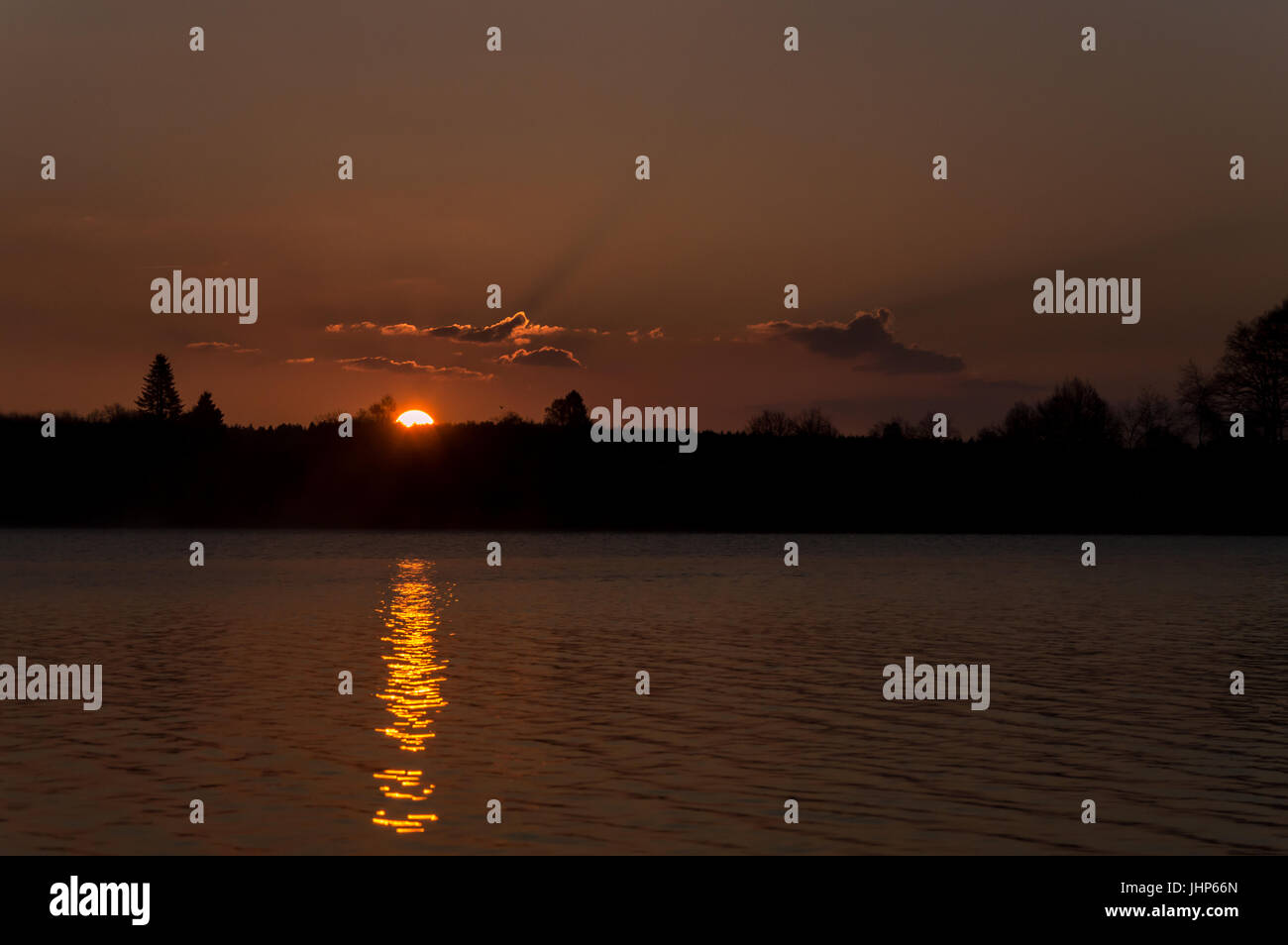 Light morning fog over water hi-res stock photography and images - Alamy