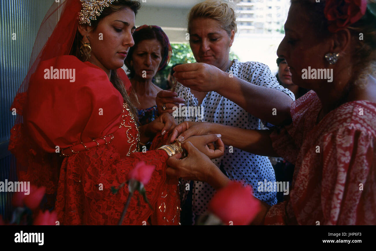 Gipsy family hi-res stock photography and images - Alamy