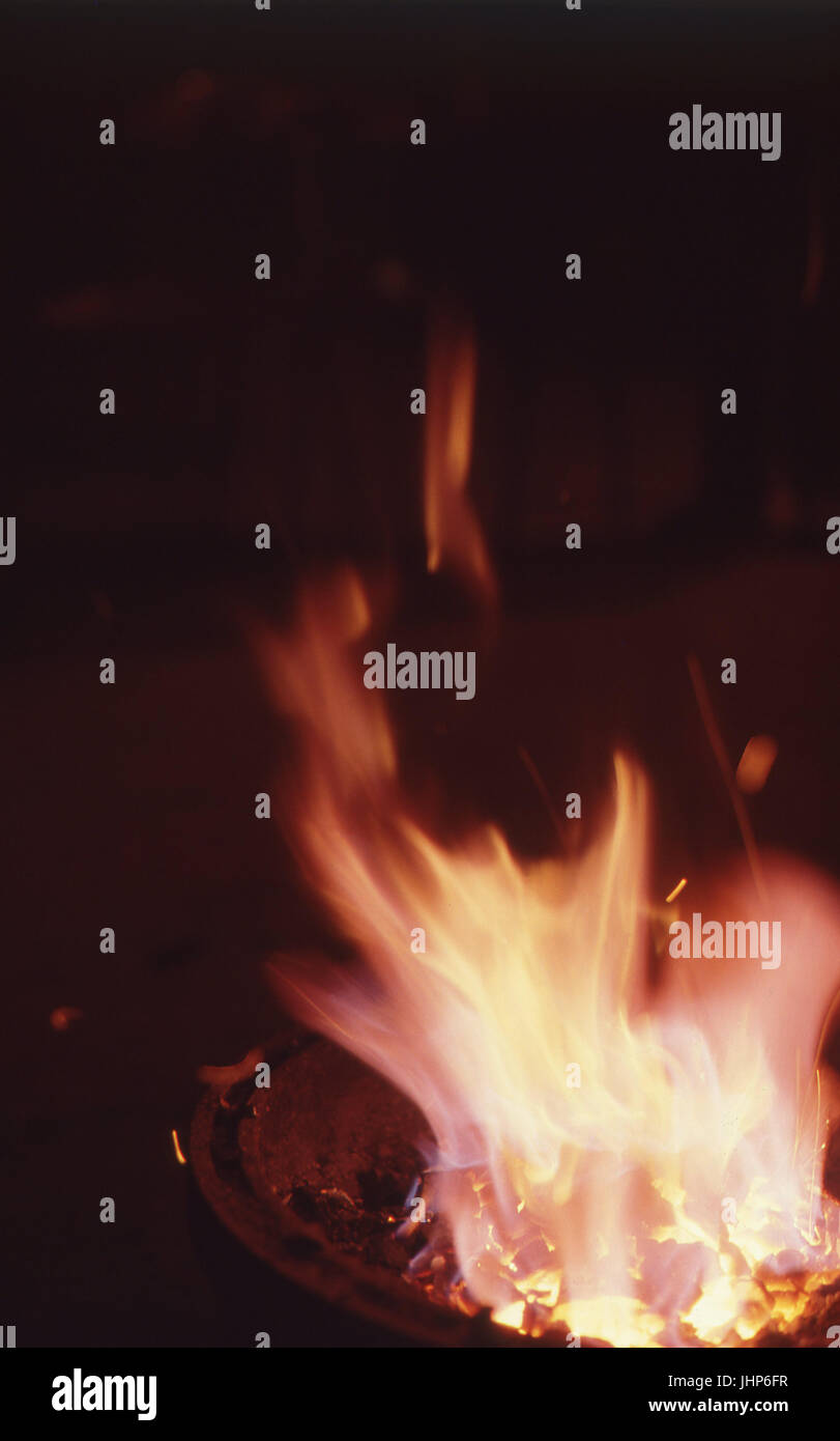 Gypsy camp fire hi-res stock photography and images - Alamy