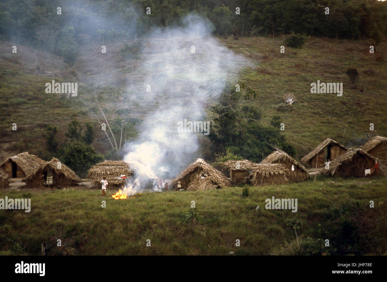 Beira; settlement of the landless; old coconut highway; Bahia; Brazil ...