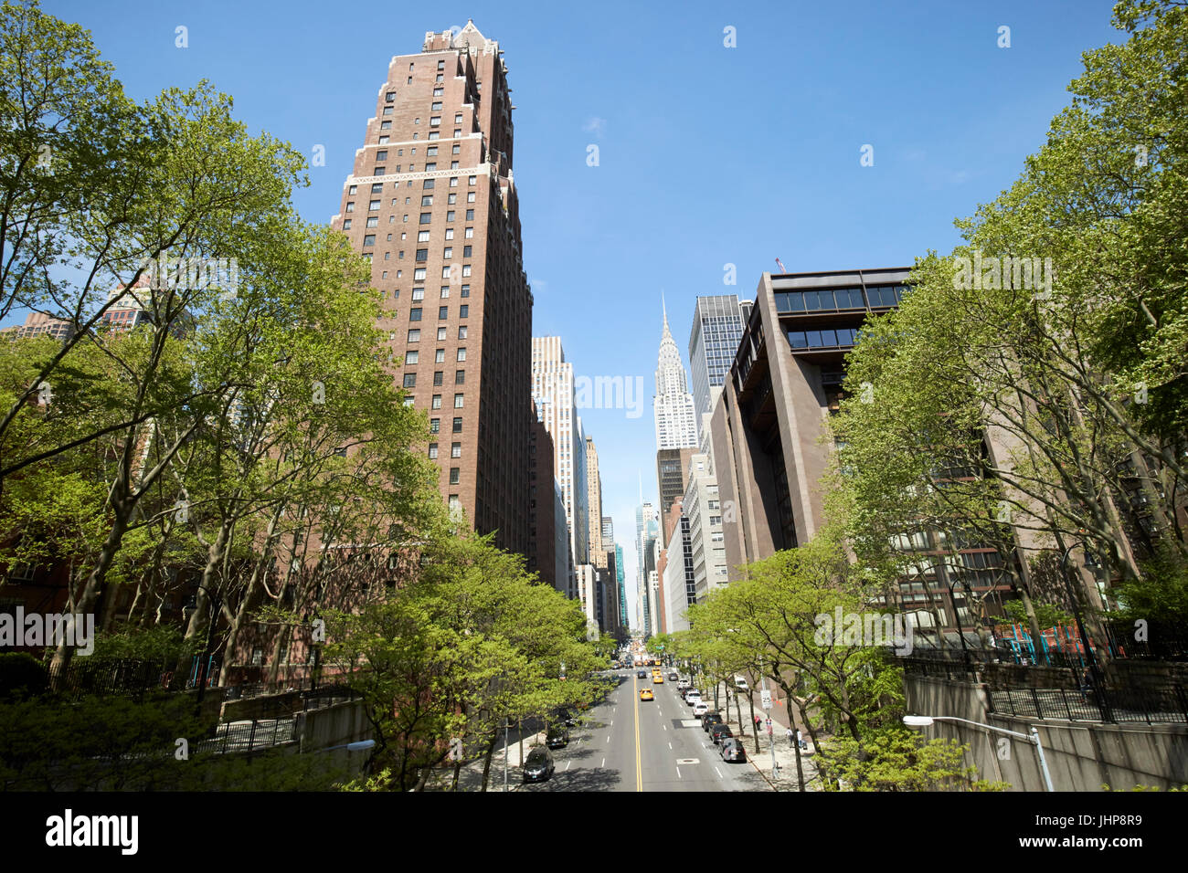 42nd street splitting tudor city greens and tudor city apartment ...