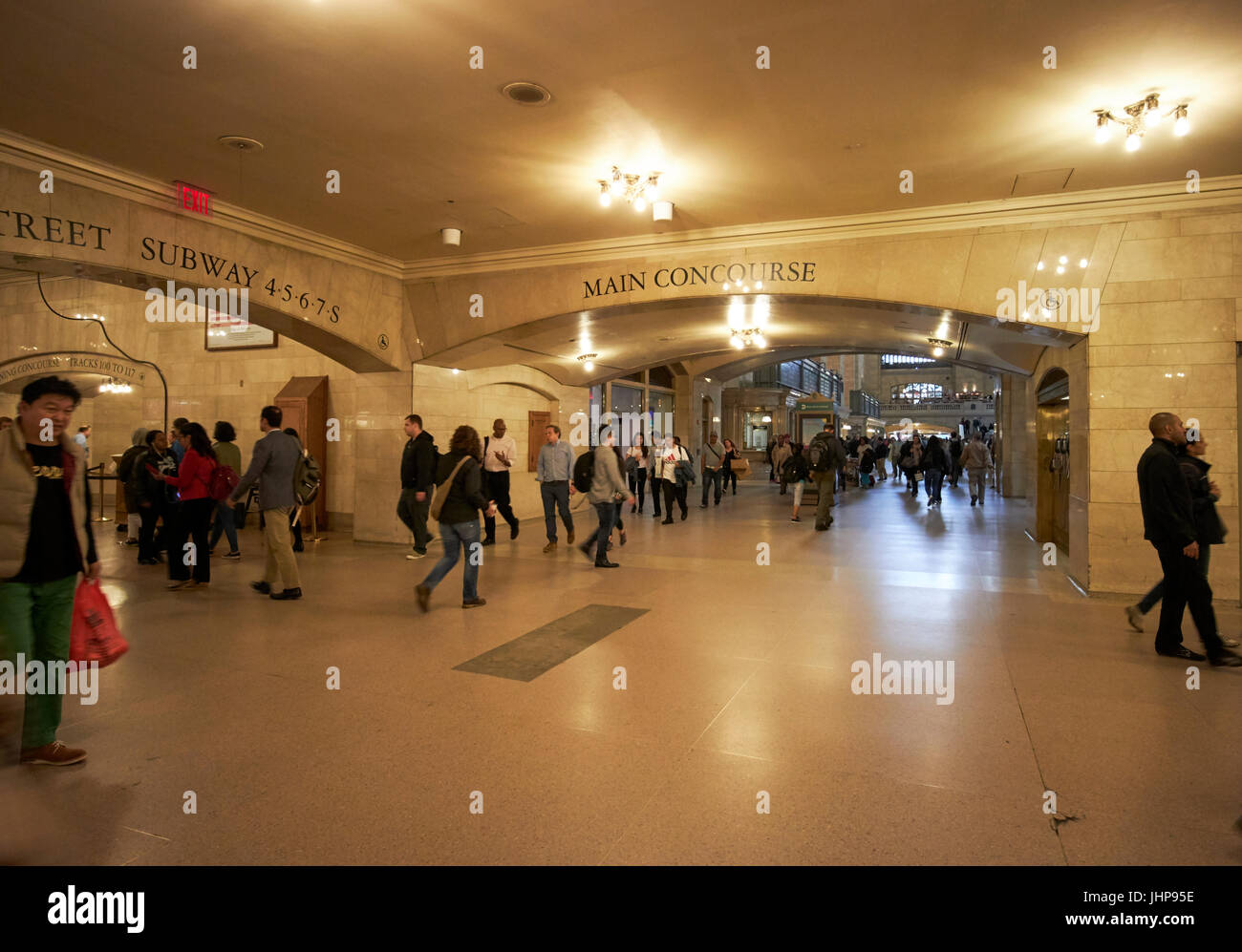 entrance to main concourse of interior of grand central station New ...