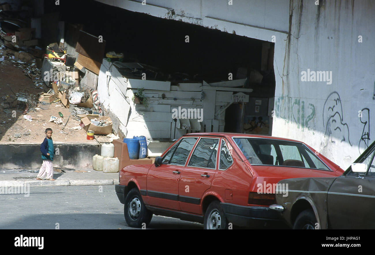 Homeless child brazil hi-res stock photography and images - Alamy