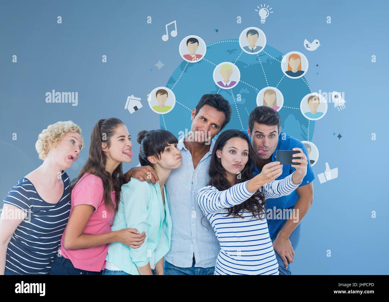 Group selfie wide hi-res stock photography and images - Alamy