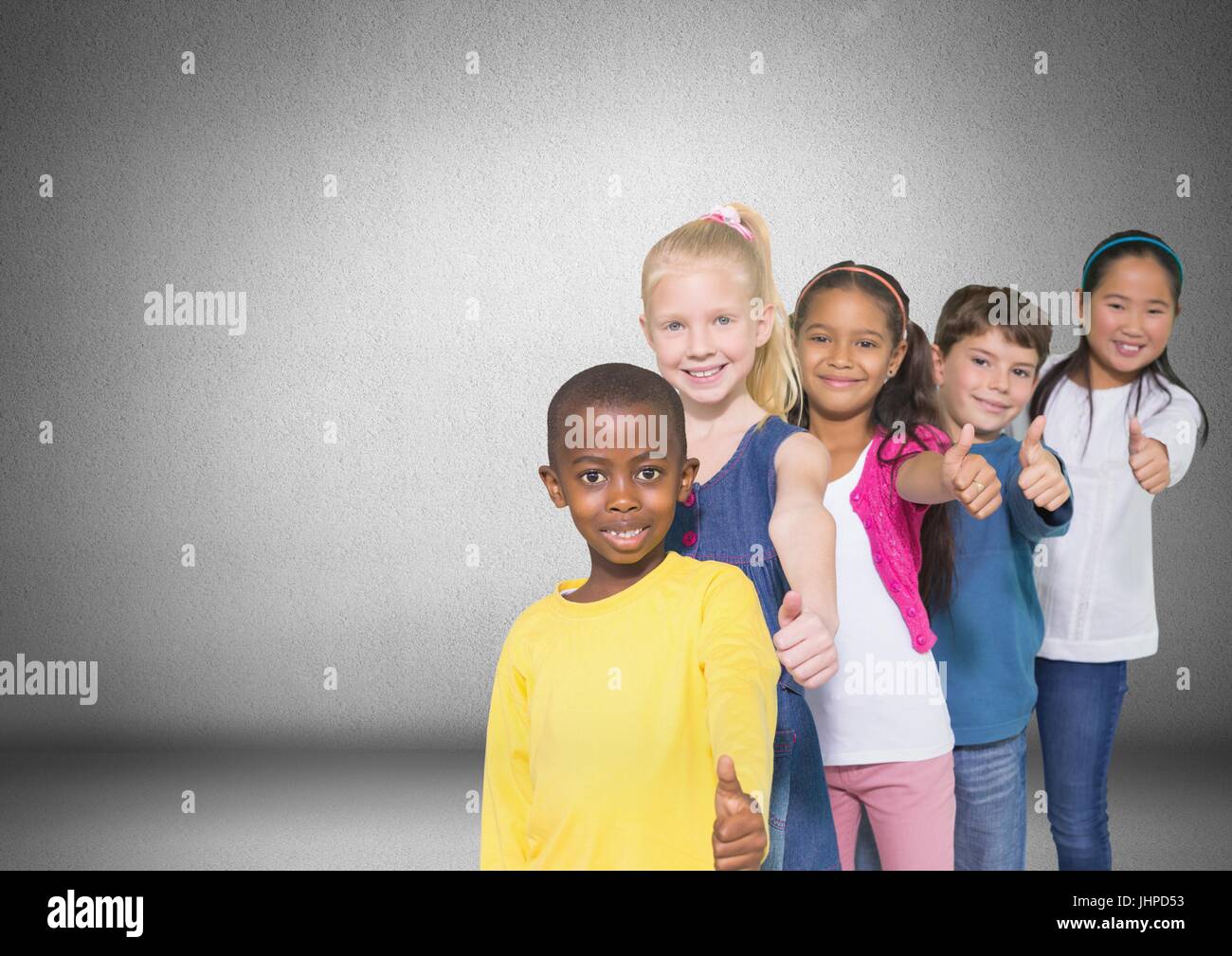 Child in front of blank wall hi-res stock photography and images - Alamy