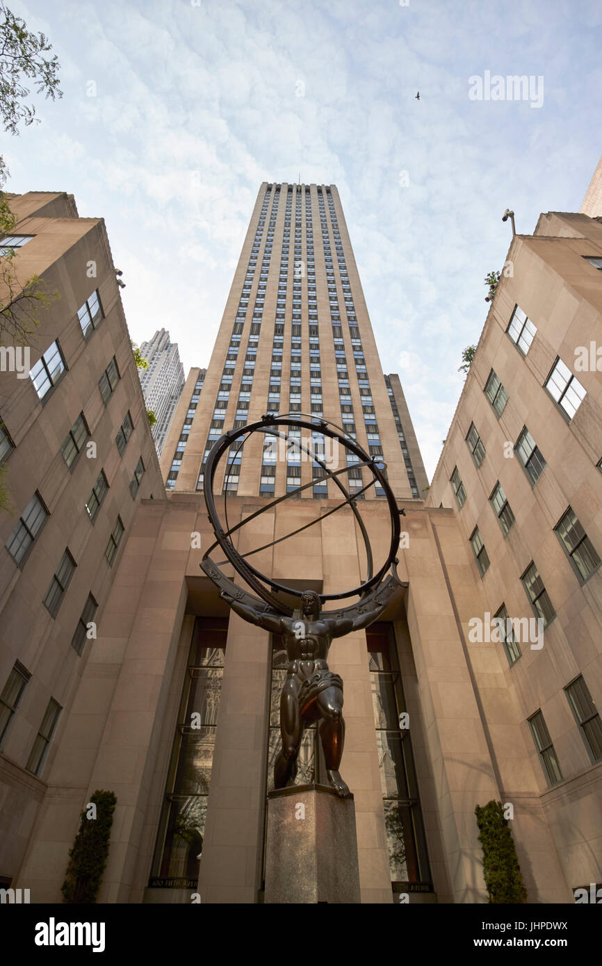 atlas statue outside the International building rockefeller center New ...
