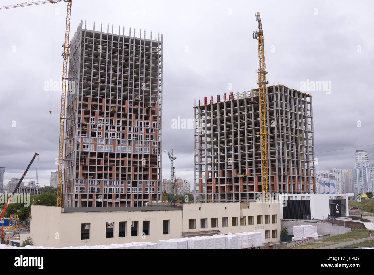 Construction site of apartment building Stock Photo - Alamy