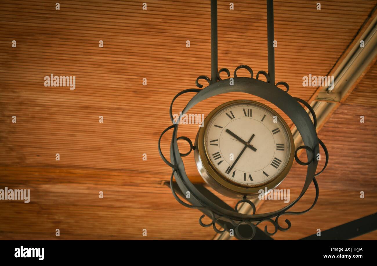 Station clock hanging clock hi-res stock photography and images - Alamy