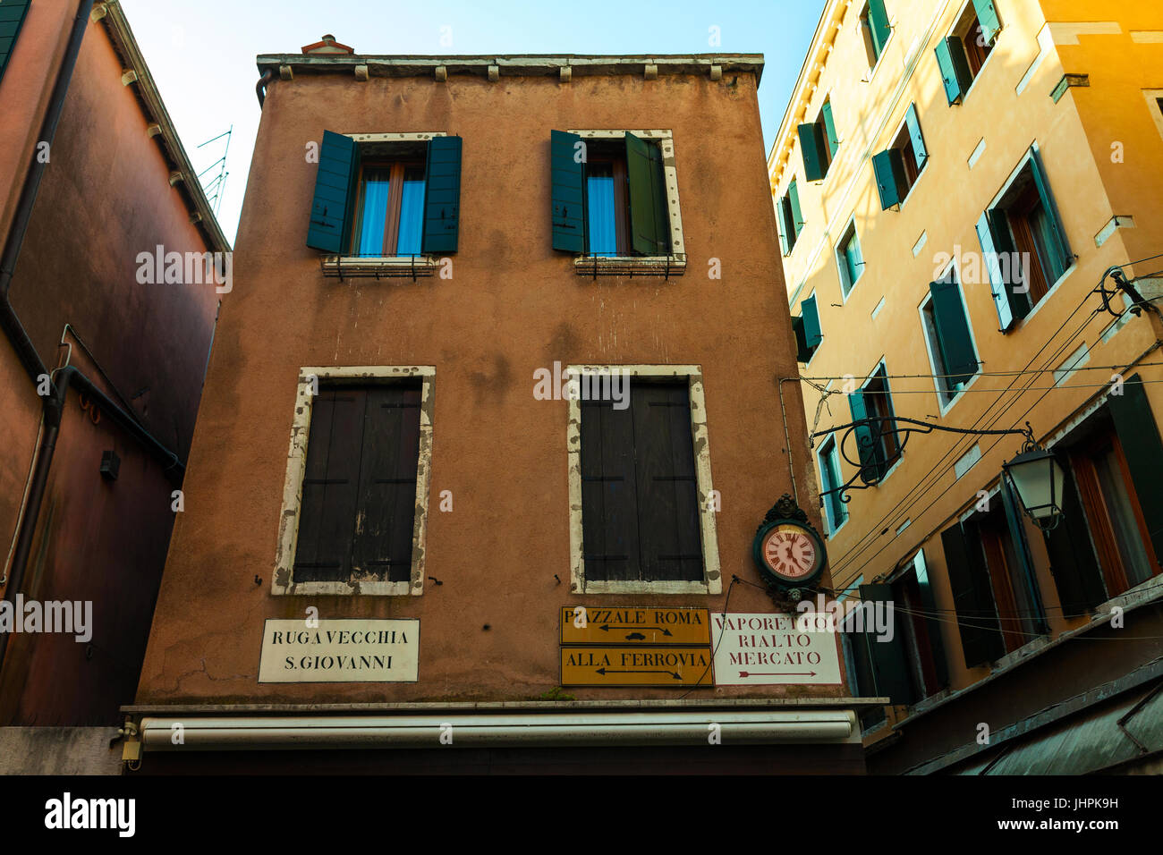 The facade of a house in Venice with windows Stock Photo - Alamy