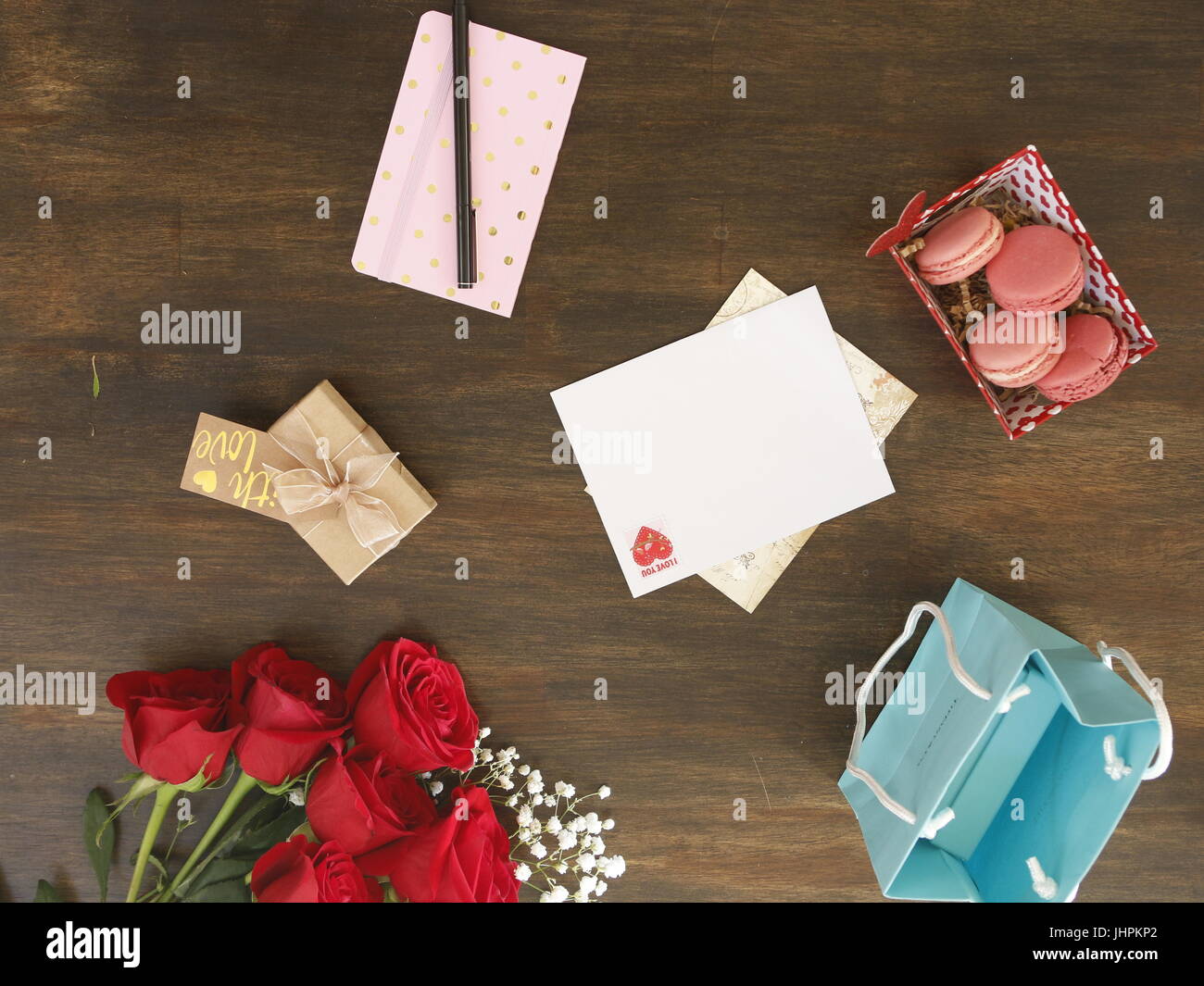 Flat lay valentines day love hi-res stock photography and images - Alamy