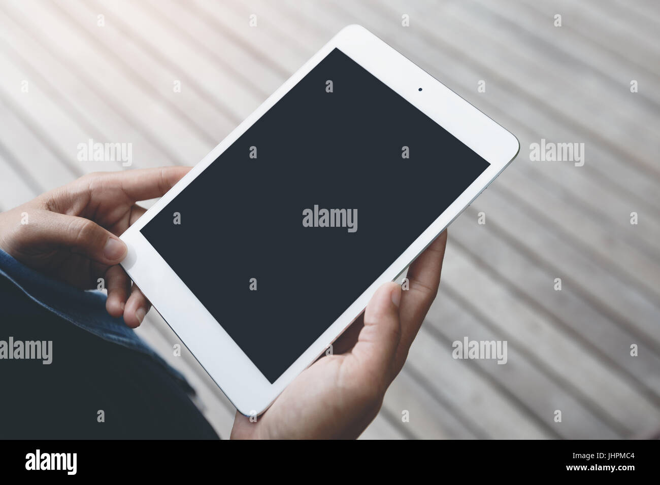 close-up hand hold digital tablet blank screen Stock Photo - Alamy