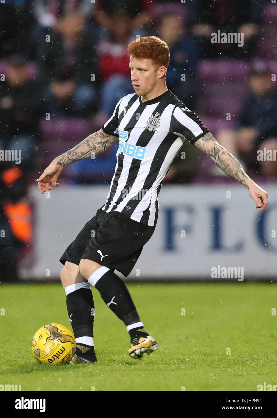 Heart midlothian v newcastle united hi-res stock photography and images ...