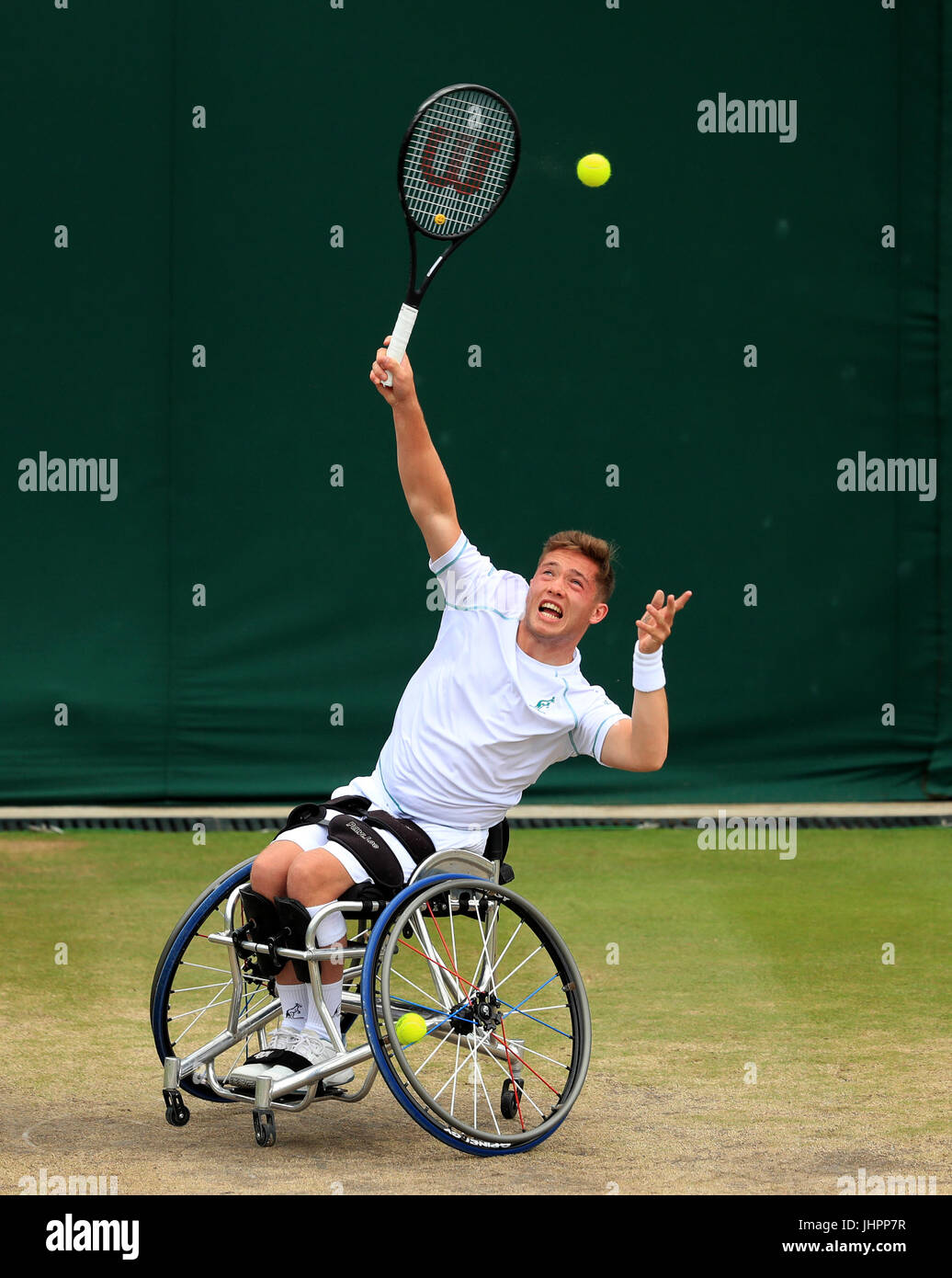 Alfie Hewett in action in the Gentleman's Wheelchair Doubles final on ...