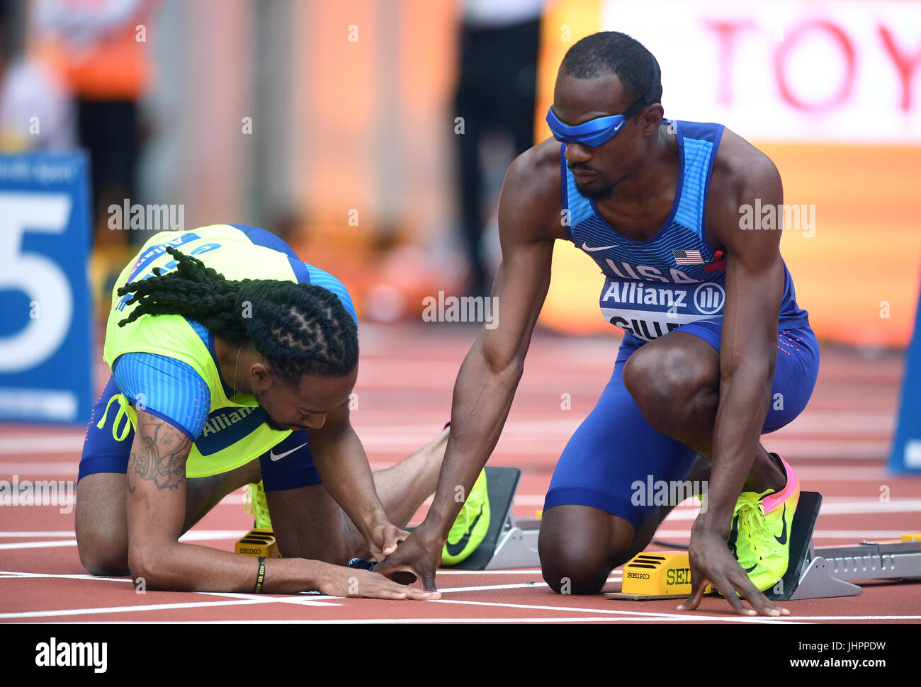 Guide start mens t11 100m heat 1 hi-res stock photography and images ...