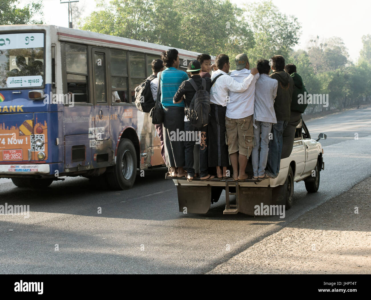 Overcrowded bus asia hi-res stock photography and images - Alamy