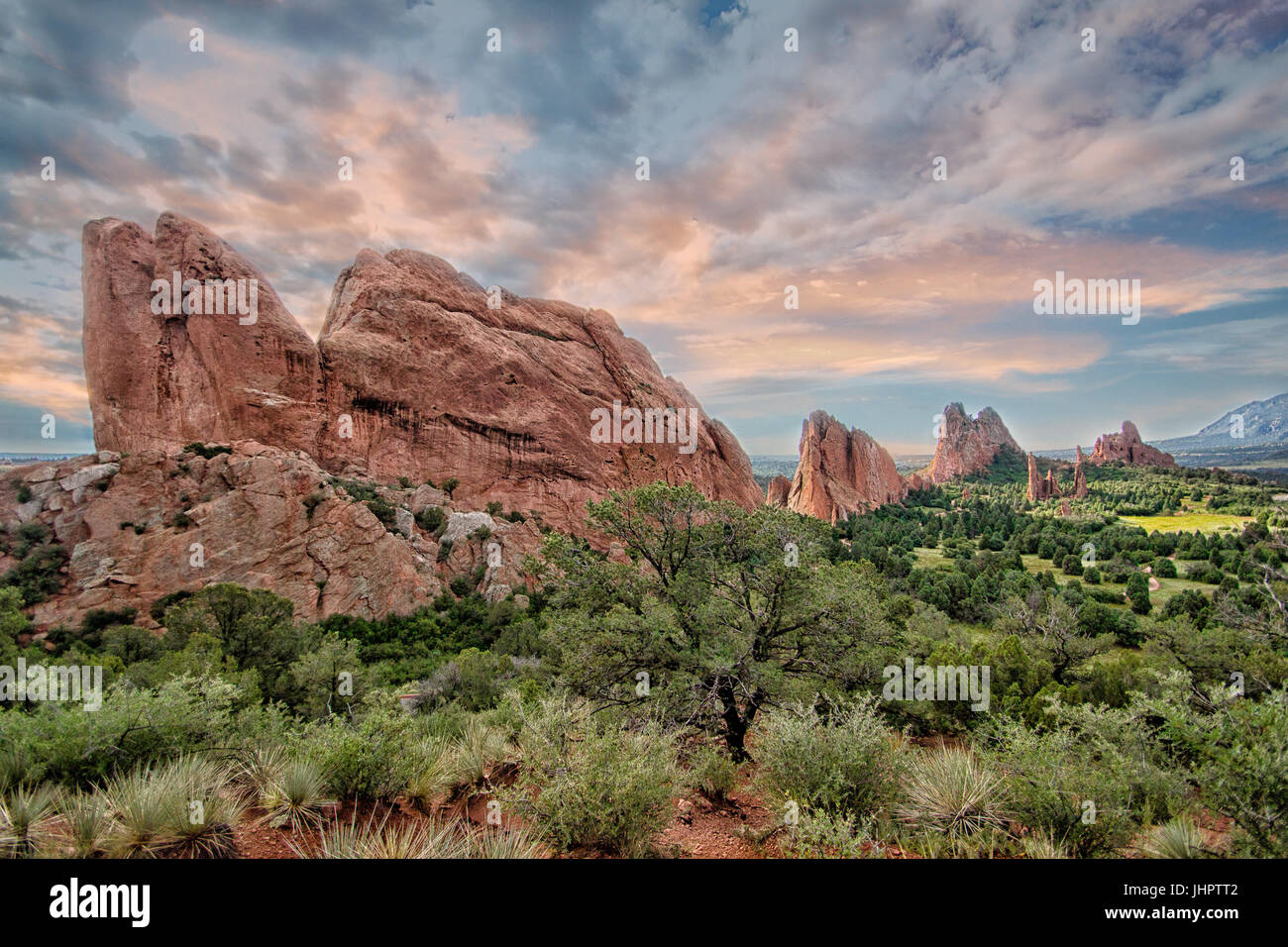 Red rocks green colorado hi-res stock photography and images - Alamy