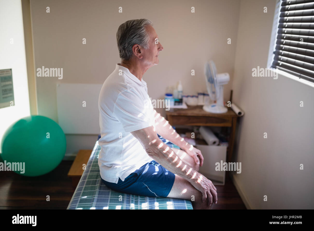 Hospital construction worker hi-res stock photography and images - Alamy