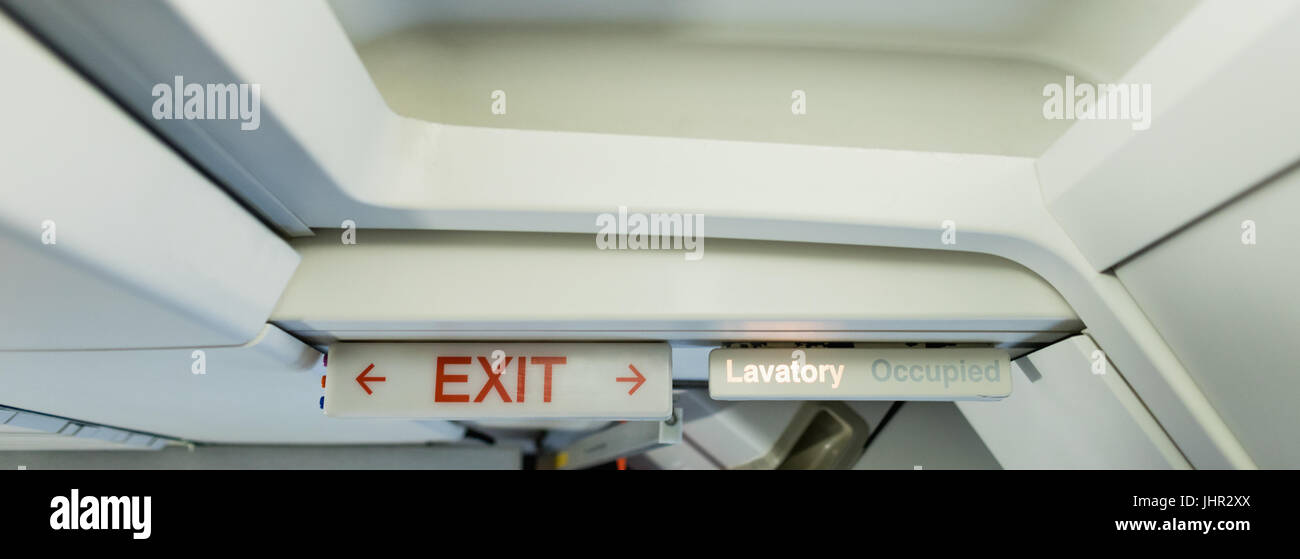 Aircraft symbol and arrow hi-res stock photography and images - Alamy