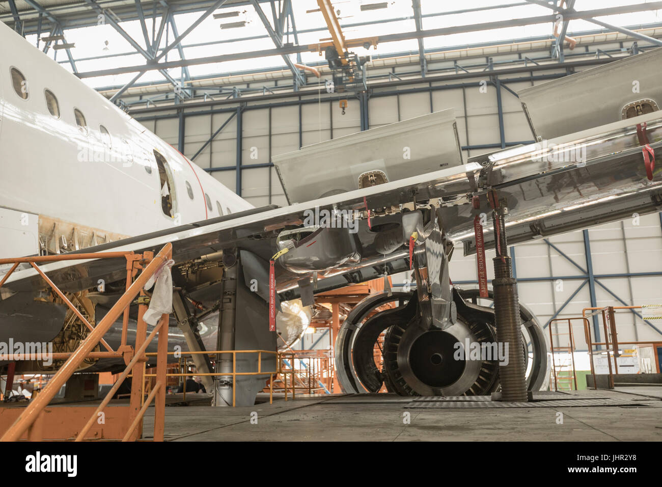 Aircraft maintenance platforms hi-res stock photography and images - Alamy