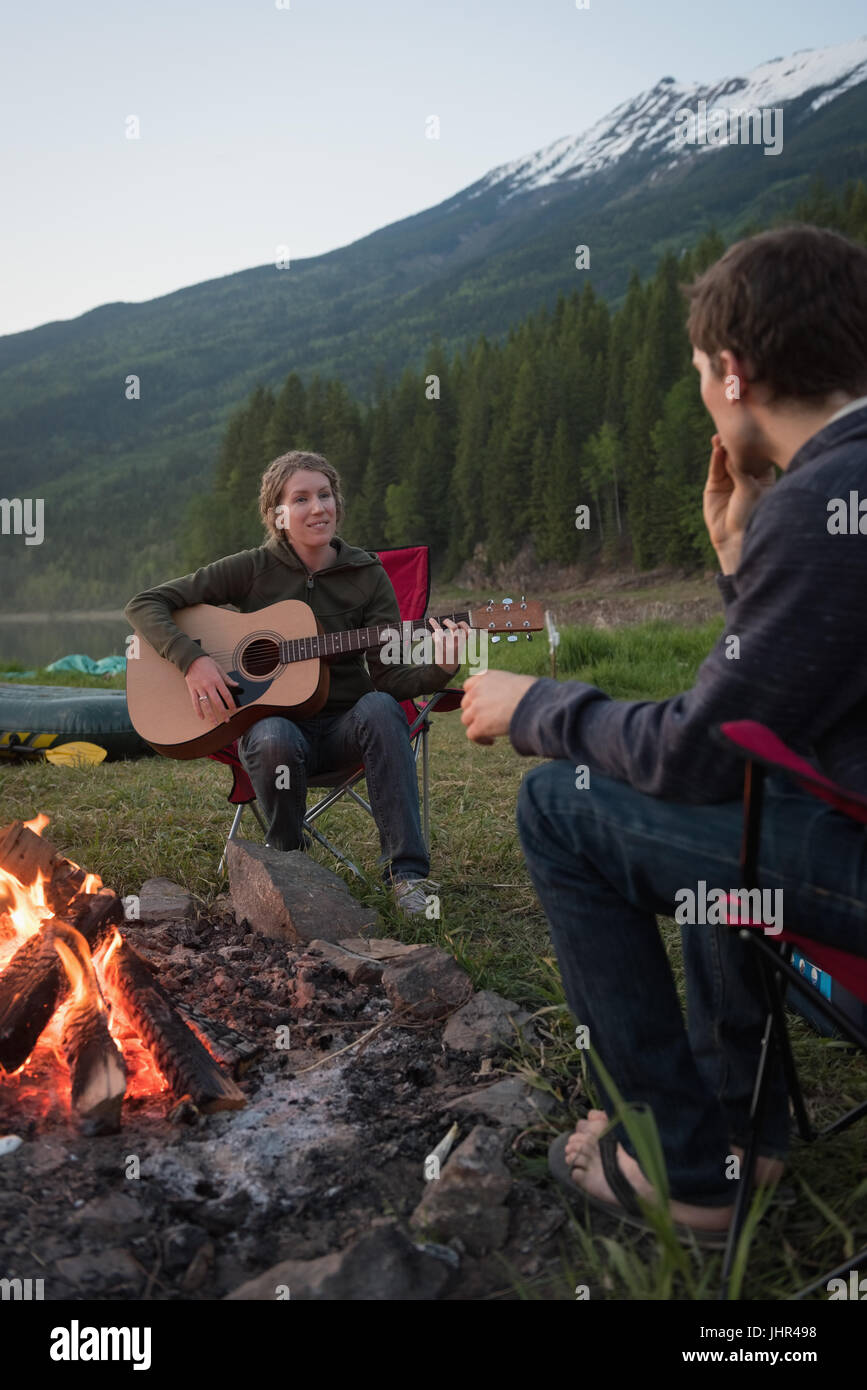Campfire music hi-res stock photography and images - Alamy