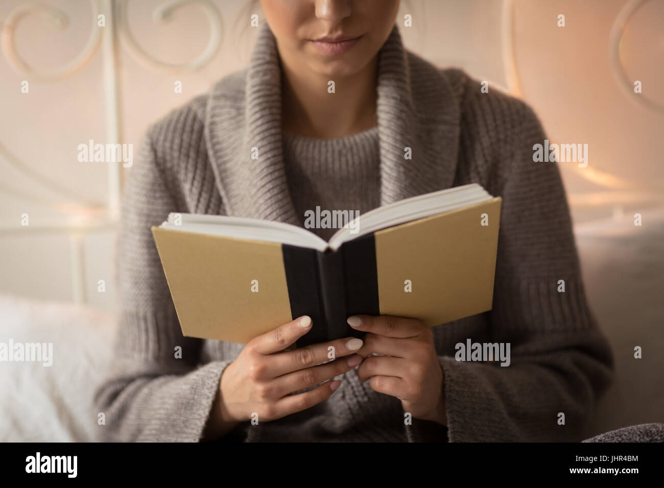 Female body cross section hi-res stock photography and images - Alamy