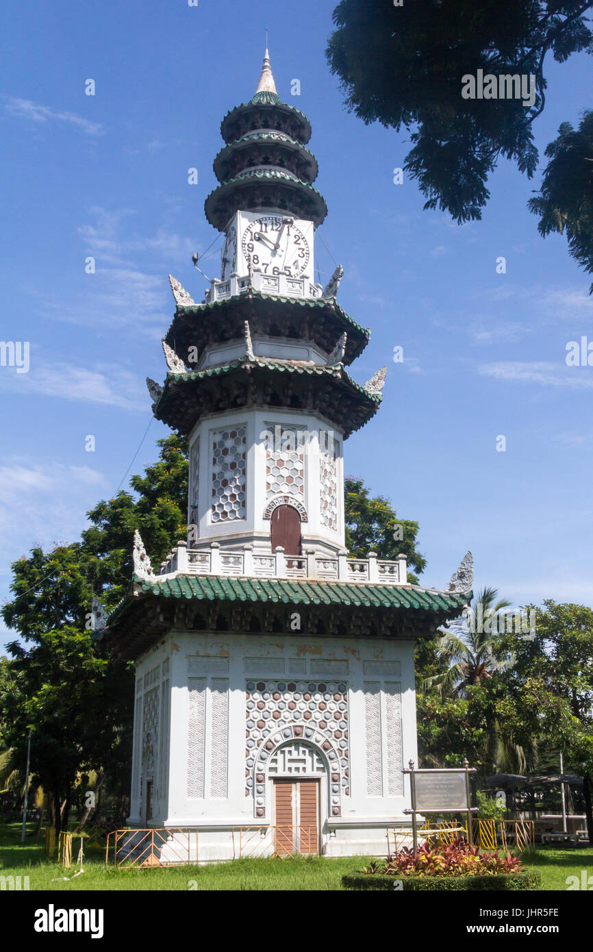 Chinese clock tower in Lumphini park, Bangkok, Thailand Stock Photo - Alamy
