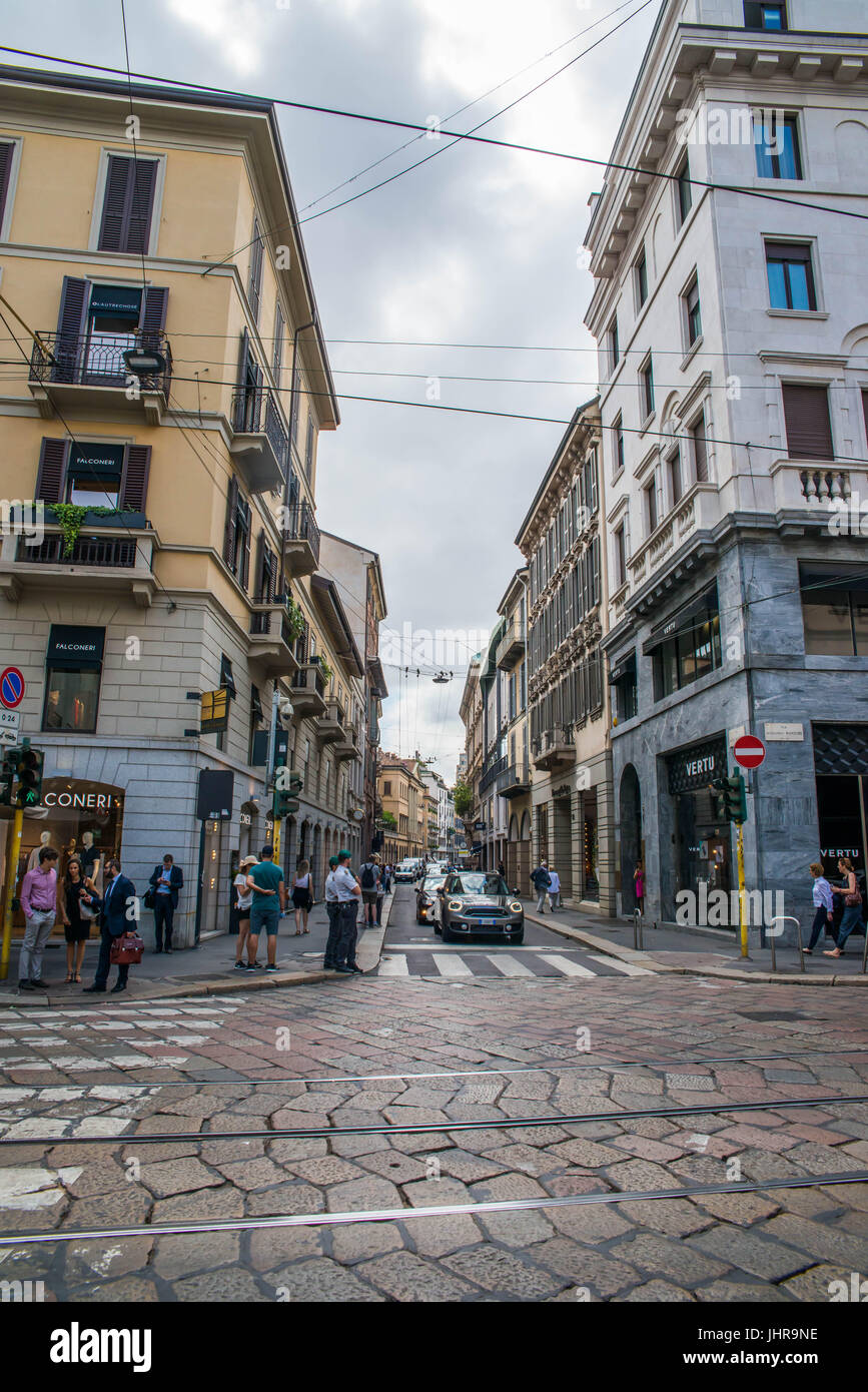 Italy milan street scene hi-res stock photography and images - Alamy