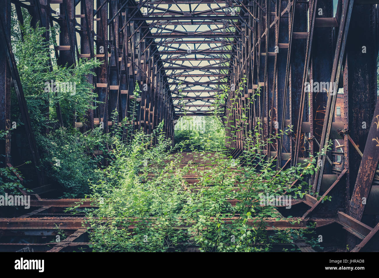Steel bridge rust hi-res stock photography and images - Alamy