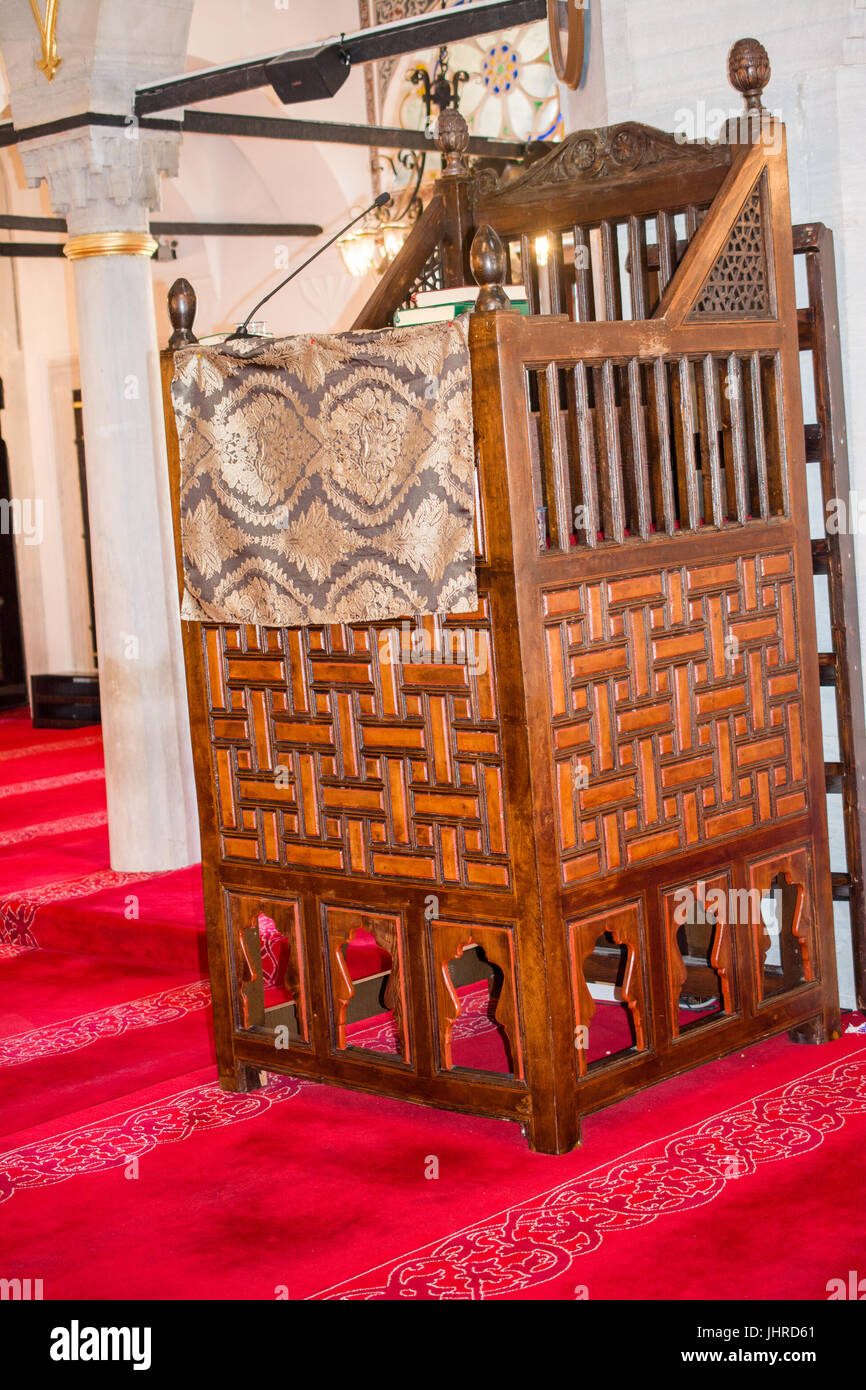 Minbar (pulpit) in the mosque wood hi-res stock photography and images ...