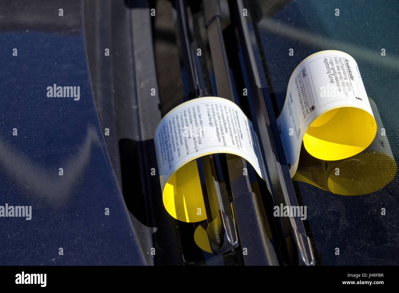 Vehicle parking ticket hi-res stock photography and images - Alamy