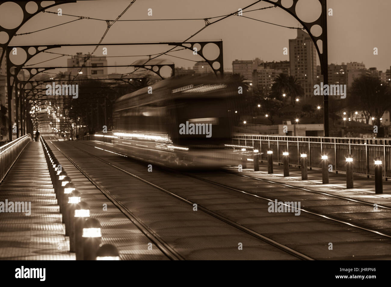Train moving on arch hi-res stock photography and images - Alamy